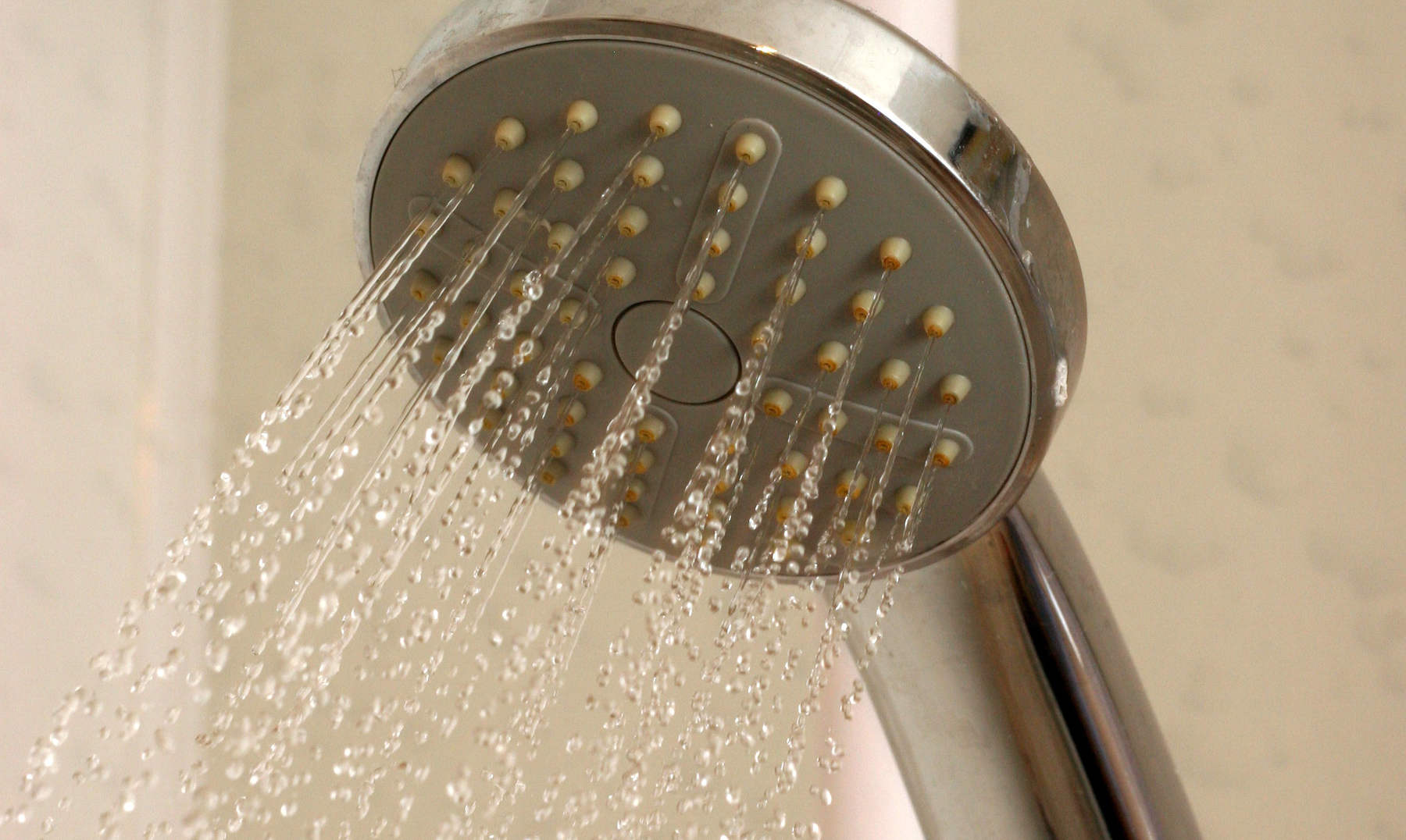 10 consejos para una ducha más eficiente - Saludyamistad.com